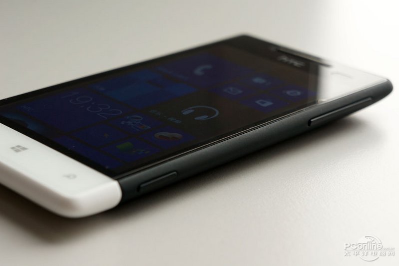 4寸屏小巧入门WP8手机 移动版HTC 8S图赏 _手机_太平洋科技
